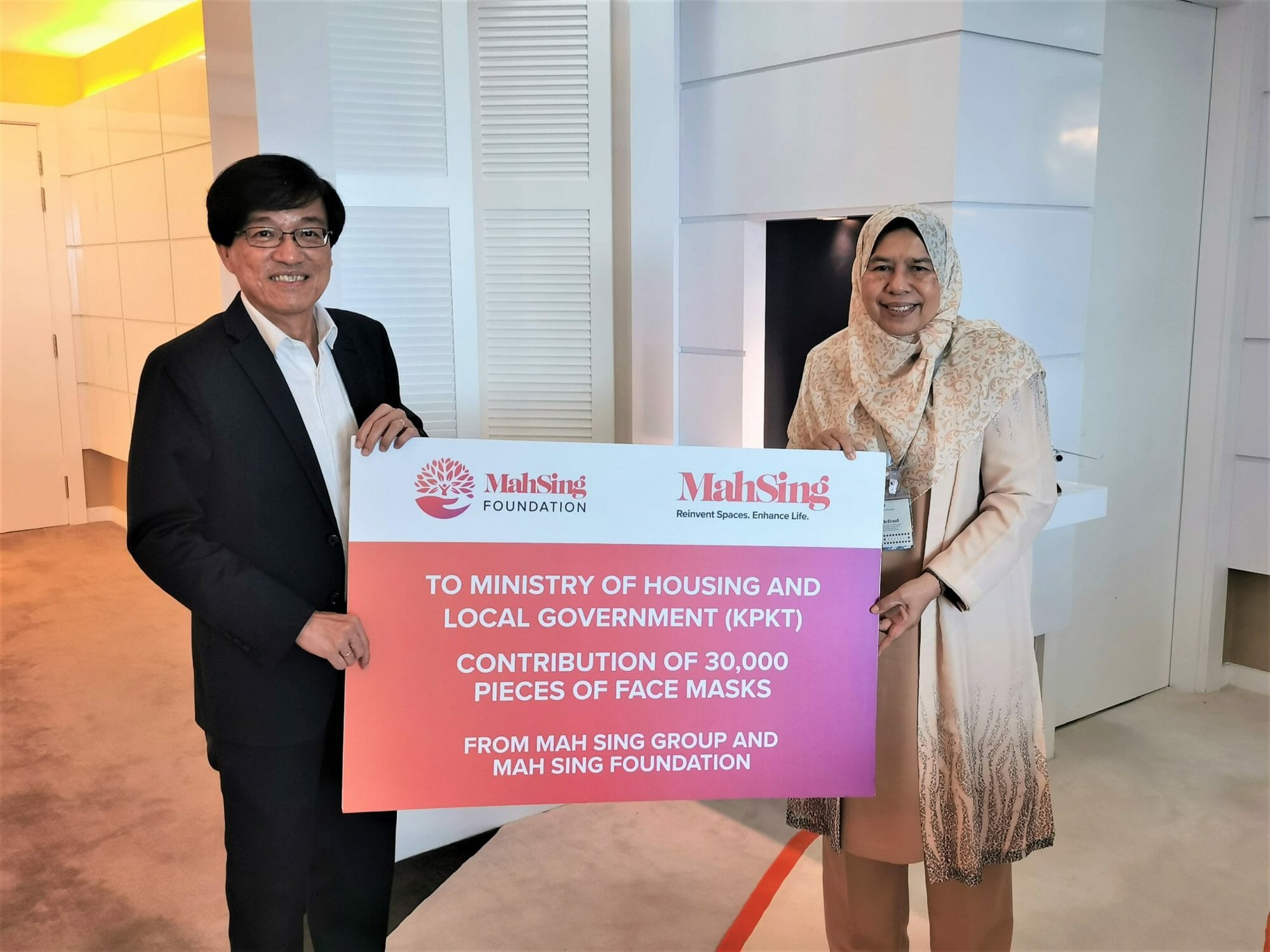 Mah Sing donates 30,000 masks to Housing Ministry - BusinessToday