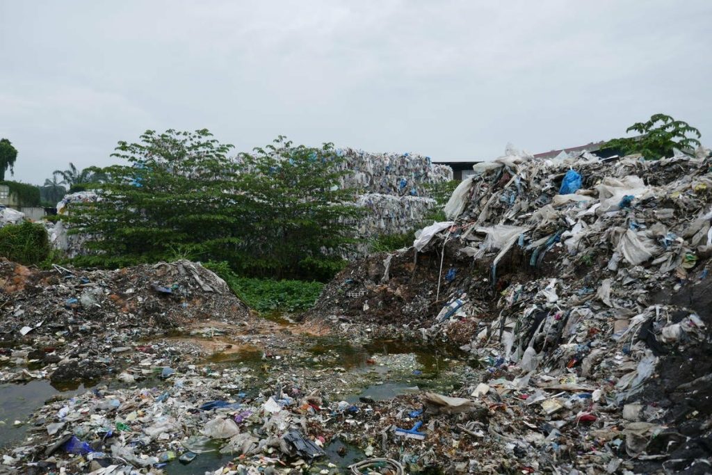 Tapau Culture Adds 148,000 Tonnes To Malaysia's Worst Annual Plastic Usage