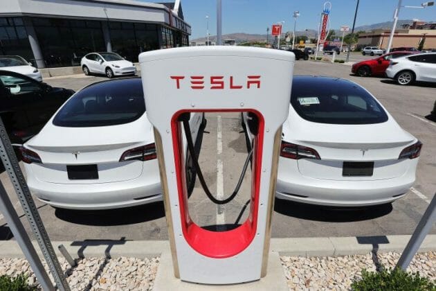 Tesla Will Make Malaysia’s EV Ecosystem More Competitive, Says Tengku ...