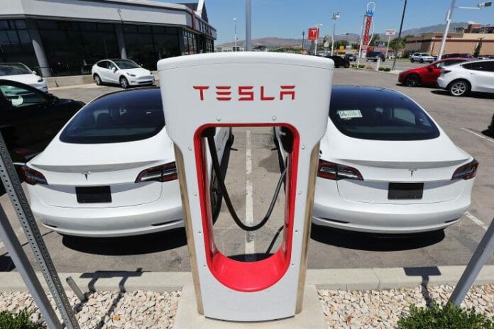 Tesla Will Make Malaysia’s EV Ecosystem More Competitive, Says Tengku ...