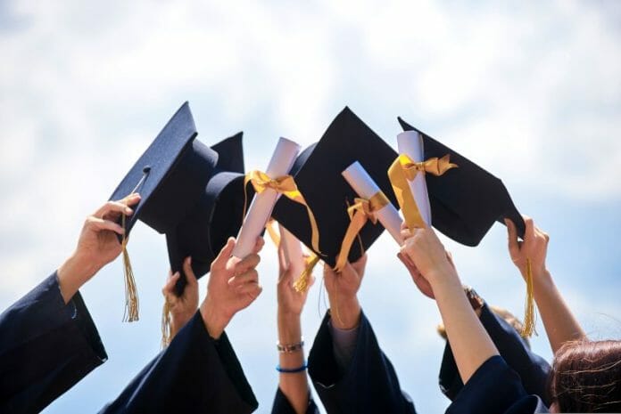 Malaysia Registered A 4.7% Increase in Graduates in 2021: DoSM ...