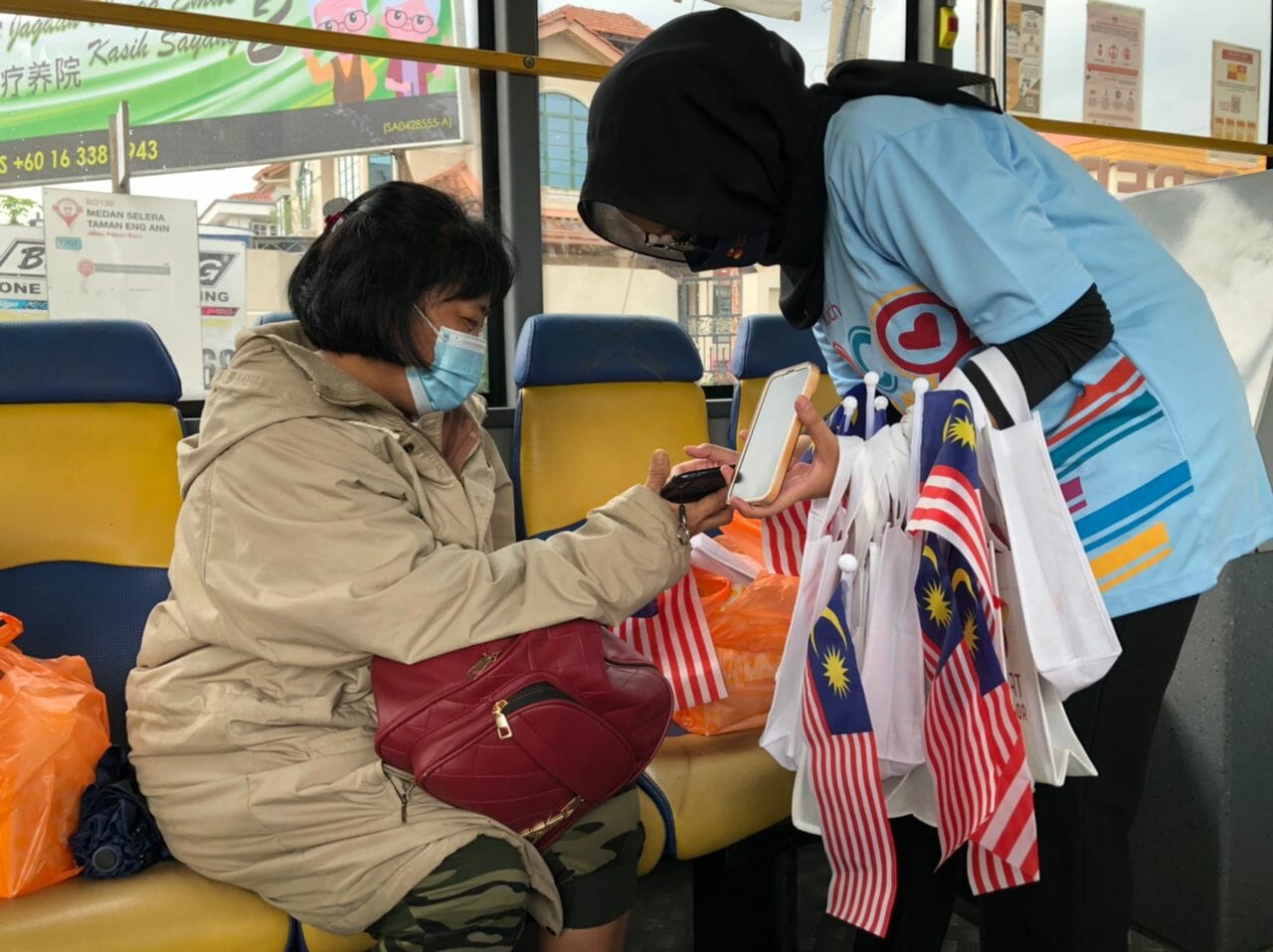 'Scan To Ride' Campaign Helps Klang Residence Use Smart Selangor Bus Services - BusinessToday