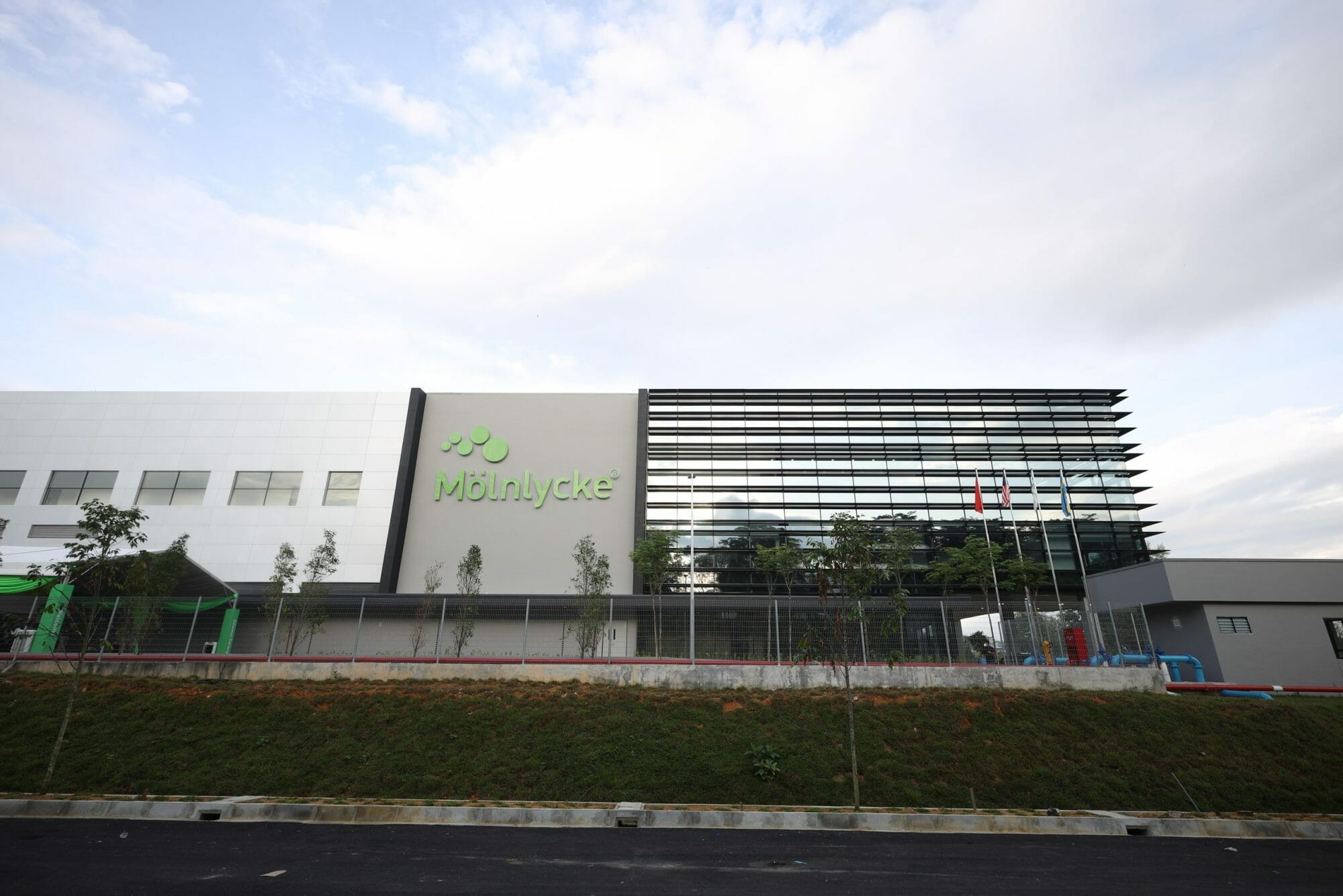 Mölnlycke® Pursues Sustainable Growth, Inaugurates New Glove Plant In ...