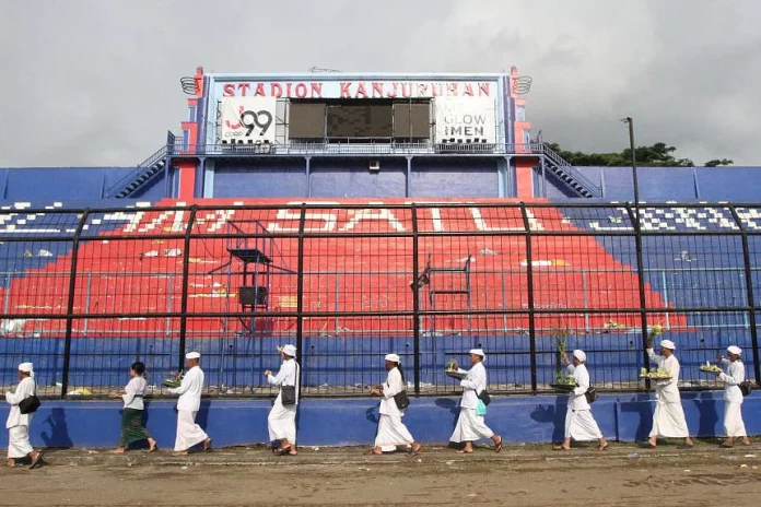 Indonesia To Demolish Soccer Stadium Where 130 Killed By Stampede ...