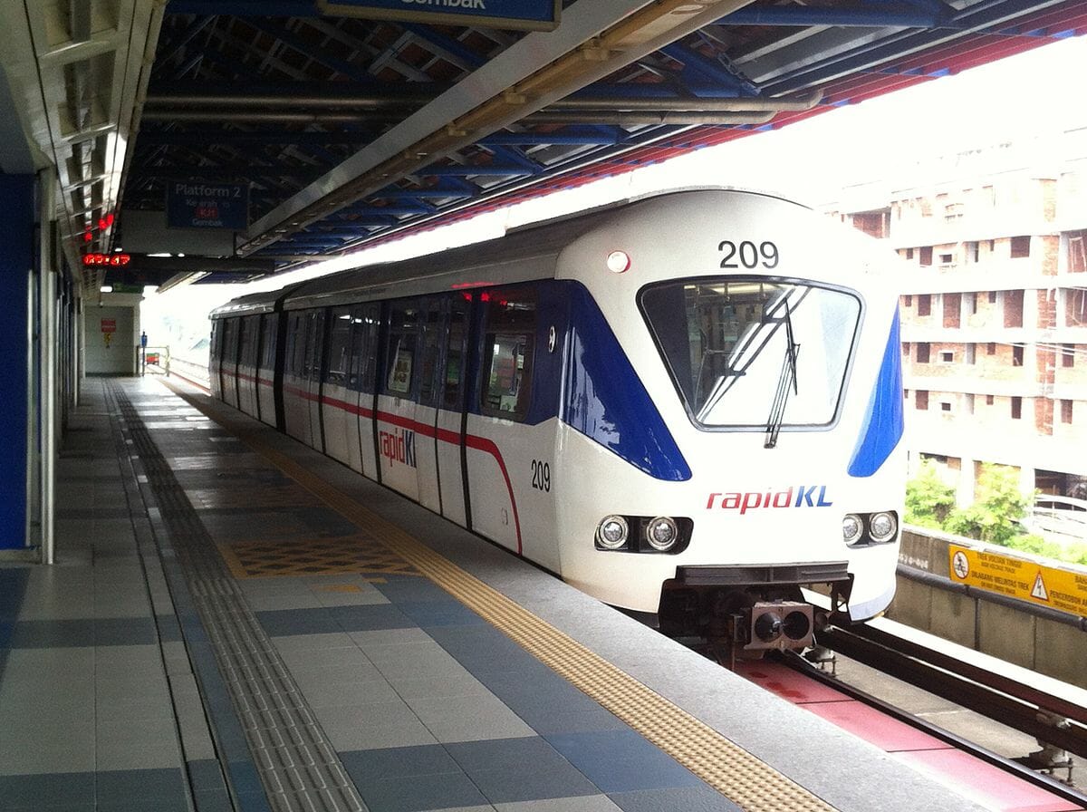 Kelana Jaya LRT Resumes After Lighting Strike Disrupted Power Supply