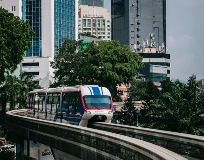 Alert: LRT Between Kelana Jaya And KLCC Station Disrupted