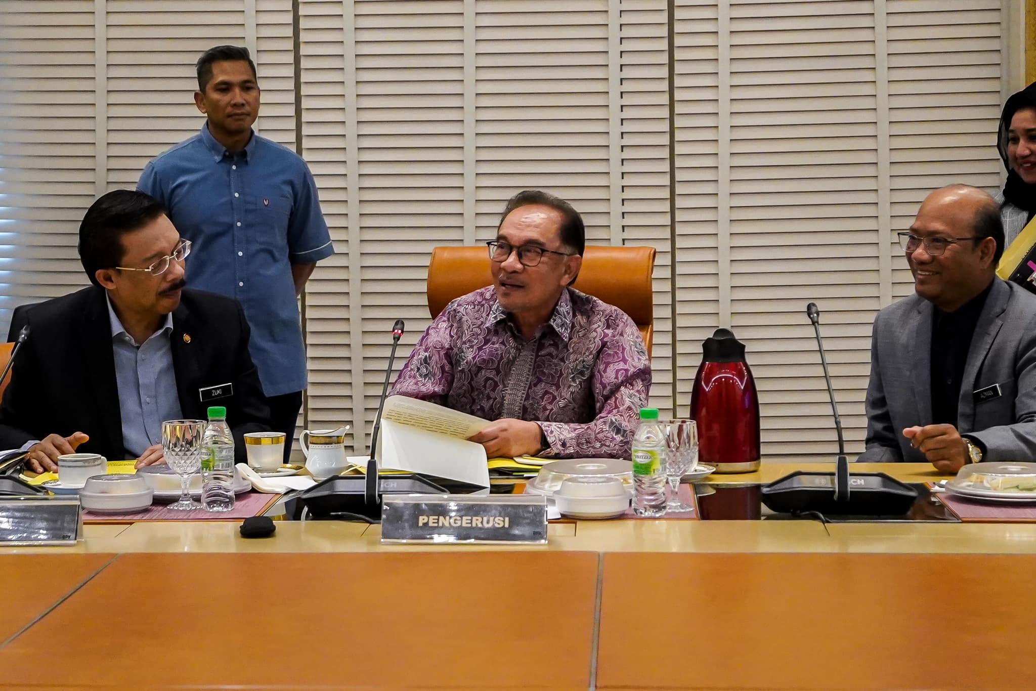 PM Anwar Gives 2 Weeks For B40 Targeted Subsidy Formula To Be Presented