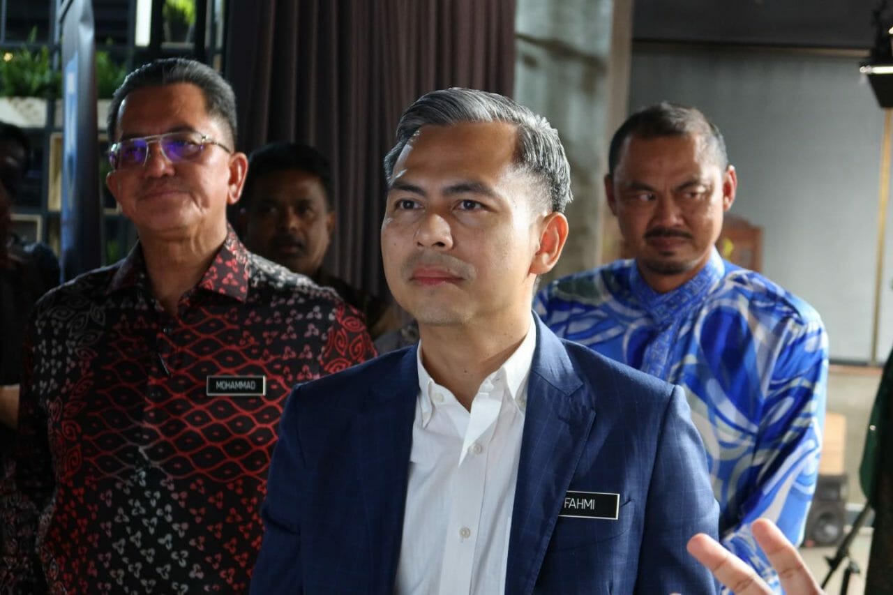 Data leak: JPDP, CSM Conducts Inspection At AirAsia Office - BusinessToday