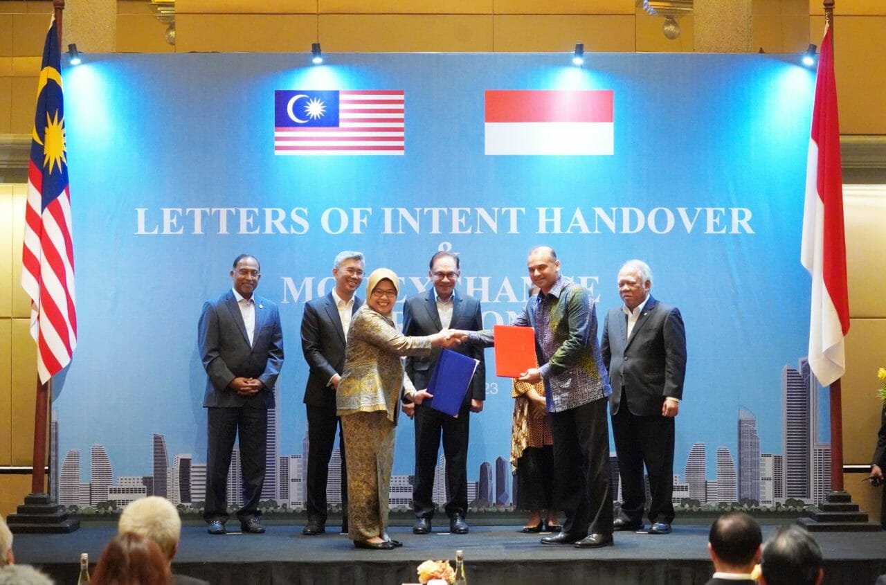 EXIM Bank Malaysia And Counterpart Indonesia Eximbank Sign MOU To ...