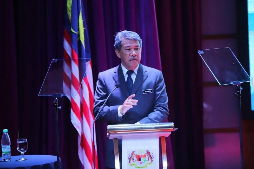 600 Exhibitors Expected To Participate In LIMA '23; Defence Minister ...