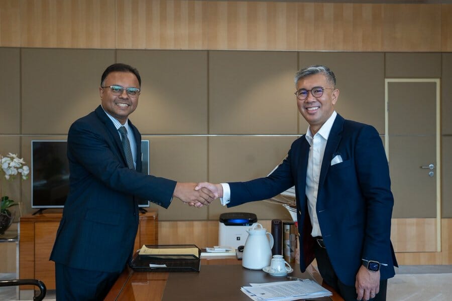 Minster Officially Meets MITI’s New Sec-Gen
