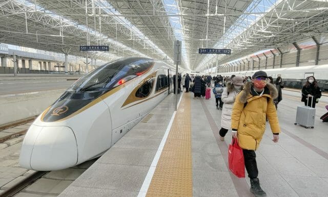 China's Service Trade Expands 6% In First Five Months, Led By Travel And IP