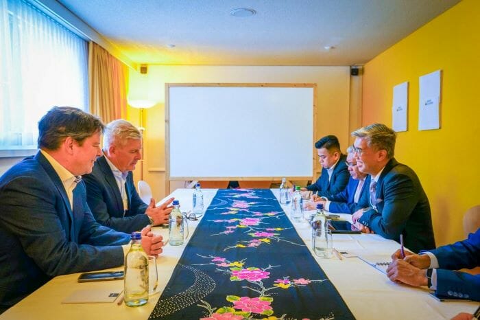 Tengku Zafrol Holds Bilateral Meetings With Microsoft And Ericsson In Davos