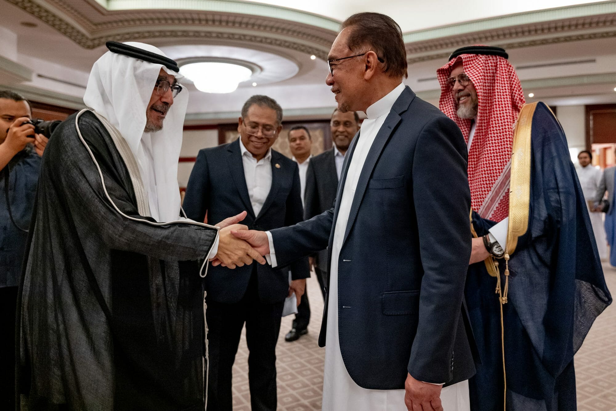Anwar Encourages Saudi Arabian Business Community To Invest In Malaysia ...
