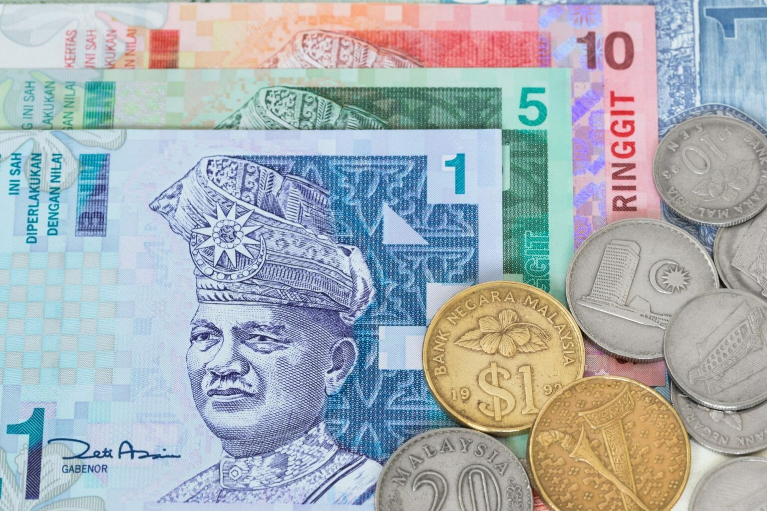 Ringgit Weakens Against Dollar, Major Currencies Amid Cautious Markets