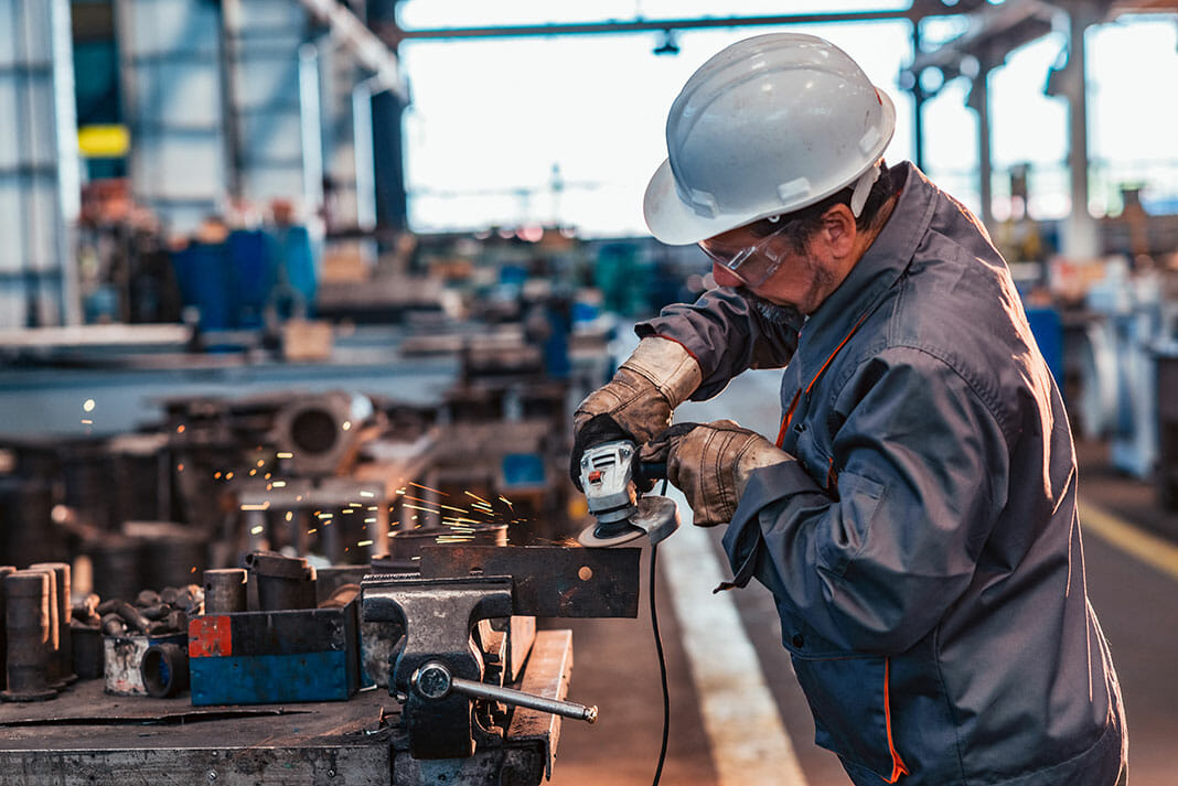 US Manufacturing Activity Hits Four-Year High Despite Iran War Supply ...