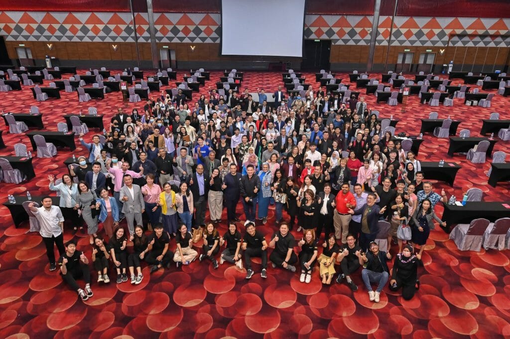 Malaysian Executives Help Job Seekers' Through Collective Mentoring ...