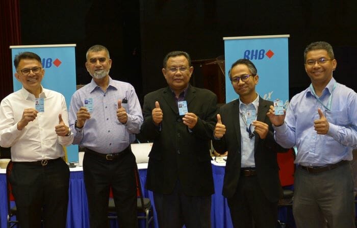RHB Activates 60,000 Student Cards In UITM