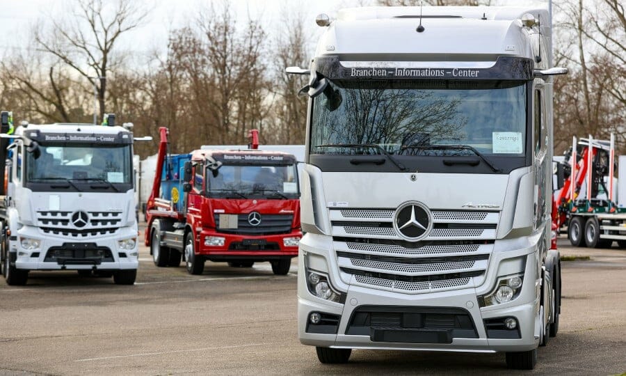 Toyota - Daimler To Combine Japan Truck Operations - BusinessToday