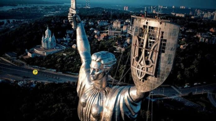 Ukraine Replace Trident In Place Of Soviet Emblem On Tallest Statue