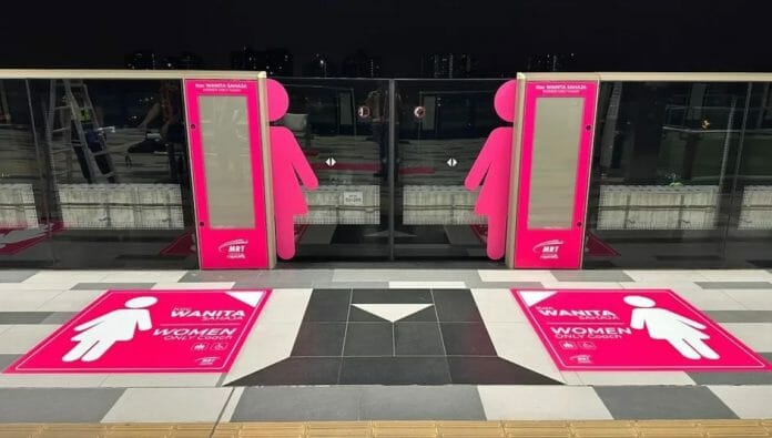 RapidKL’s Female-Only Coach On Kajang MRT Line Officially Begins Today ...