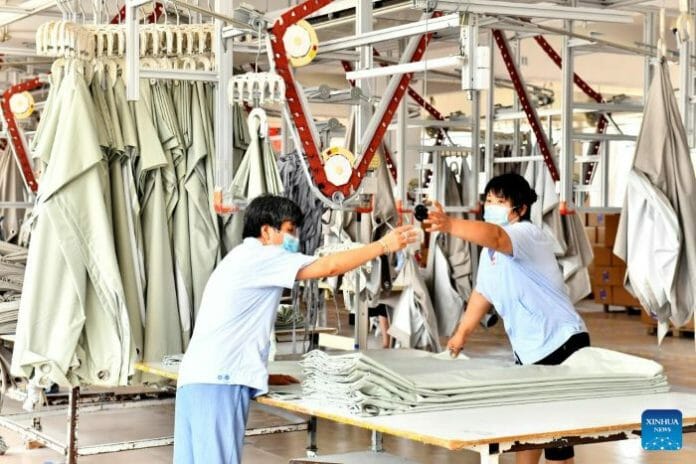 China’s Service Sector Growth Accelerates In December 2024, But Risks ...