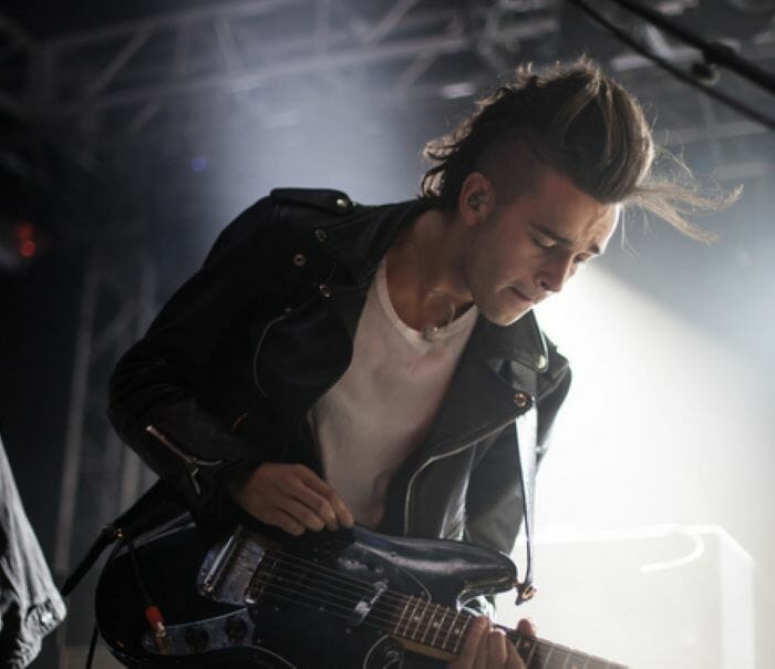 The 1975 Band, Matt Healy Defends Same-Sex Kiss At Good Vibes, Says ...