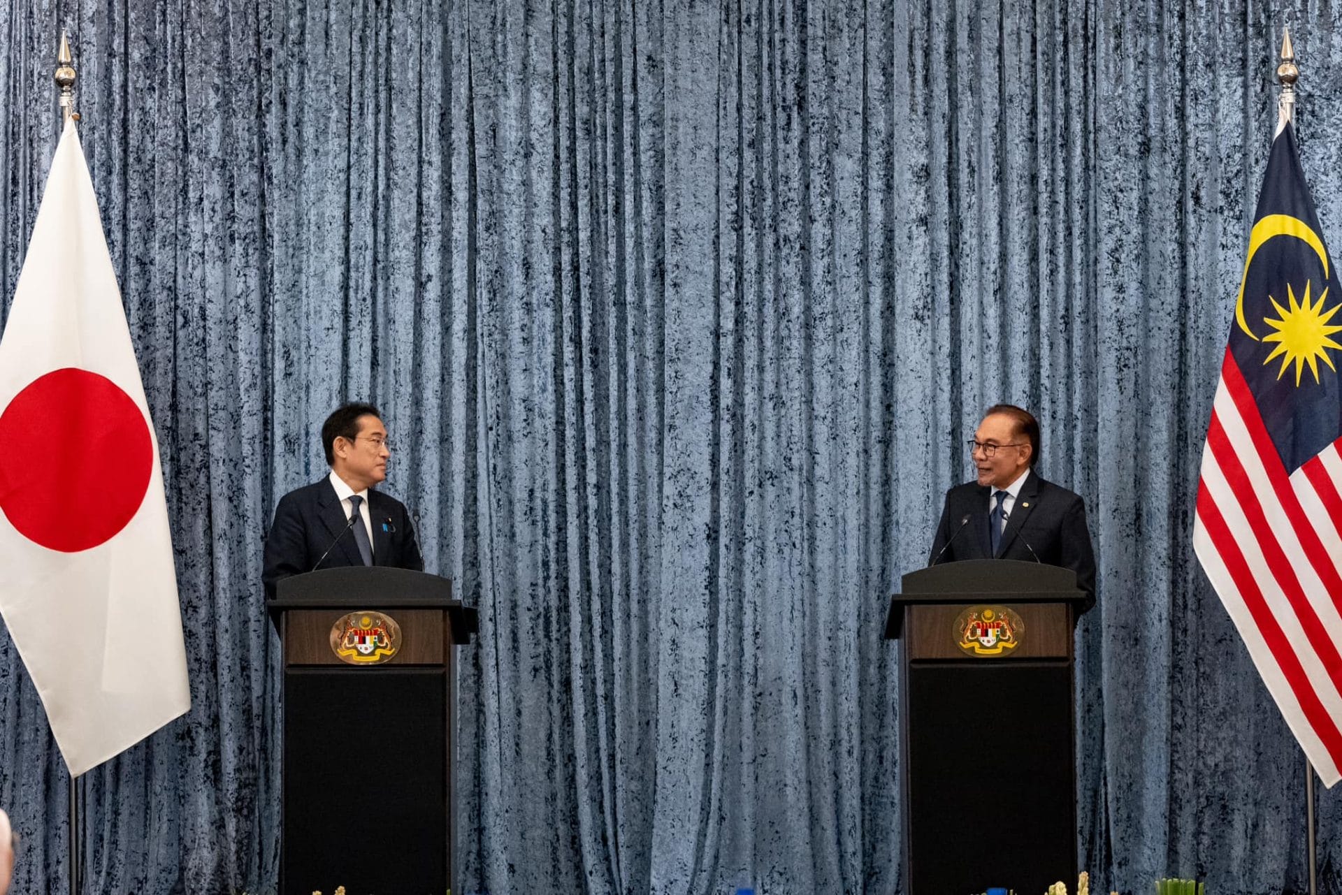 Japan’s PM Ends Malaysian Visit With Higher Investment, Deepened Ties - BusinessToday