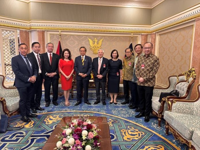 OCBC Chairman Makes Courtesy Call On Sarawak Premier