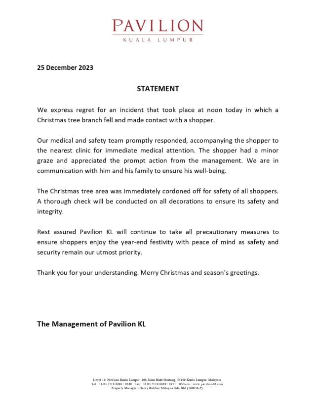 Singaporean Man Injured As Christmas Tree Falls In Pavilion KL ...