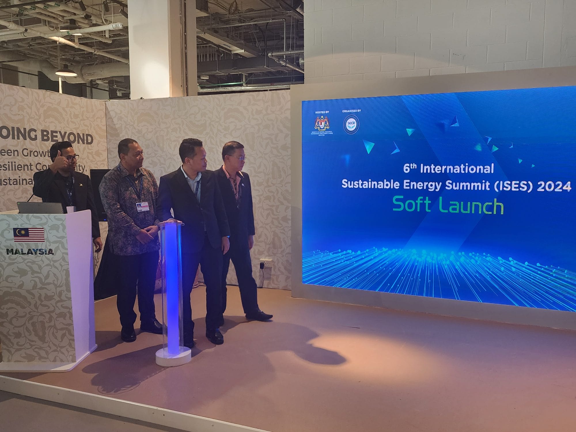Nik Nazmi Unveils Sustainable Energy Summit '6th ISES 2024' At COP28 ...