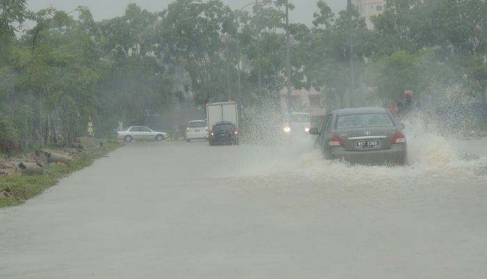 Houses Vacated In Puchong After Landslide