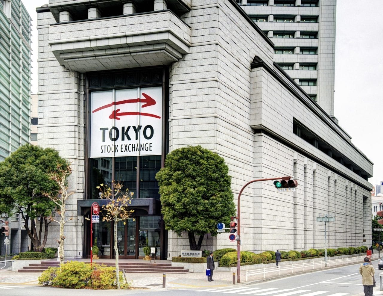 Tokyo Stocks Fell For Second Day Amid Profit Taking