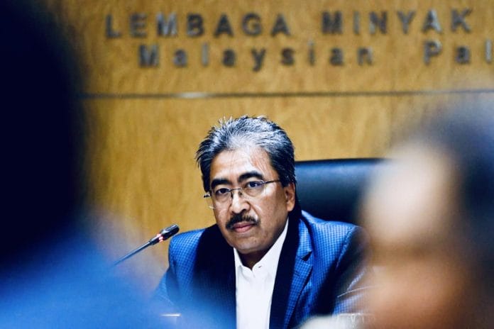 Johari Ghani Assumes Environmental Minister’s Duties