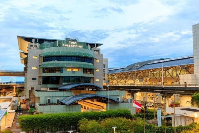 Singapore-Malaysia Checkpoint Break Single Day Border Crossing Record