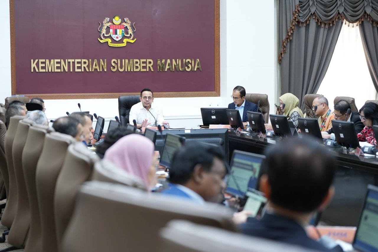 MOHR To Host ASEAN Green Jobs Forum 2024, Job Fair In April - BusinessToday