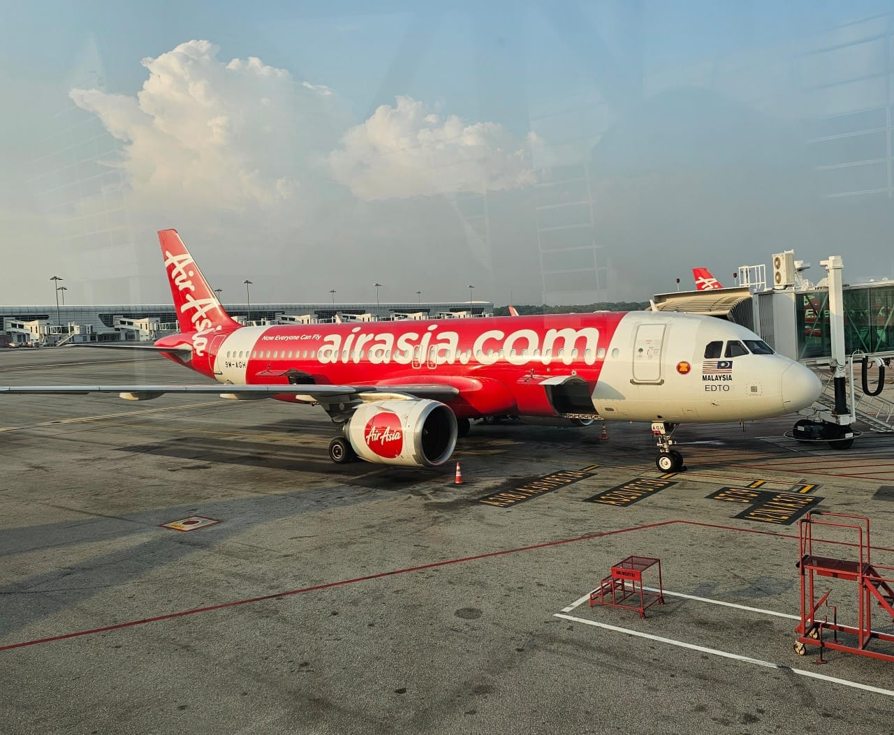 AirAsia Offers 22,000 Fixed-Fare Seats To Sabah, Sarawak For Hari Raya ...