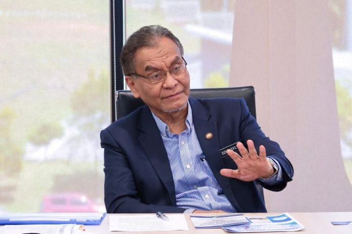 Malaysia Faces RM185 Million Loss From Excess COVID-19 Vaccines ...