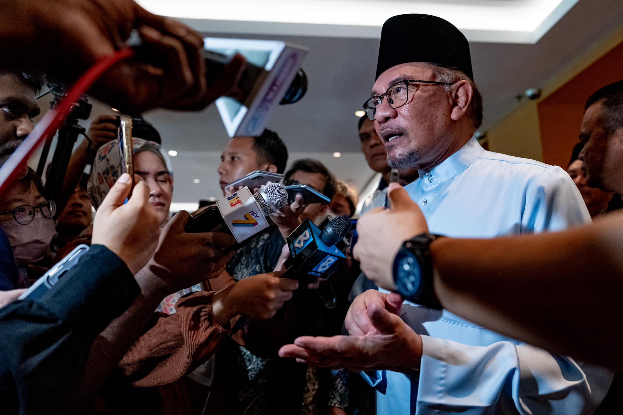 PM Anwar To Hold E-Meeting With Google - BusinessToday