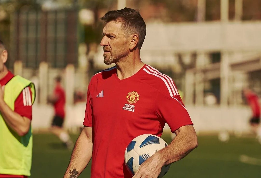 Astro Signs On Lee Sharpe As Full Time Premier League Pundit