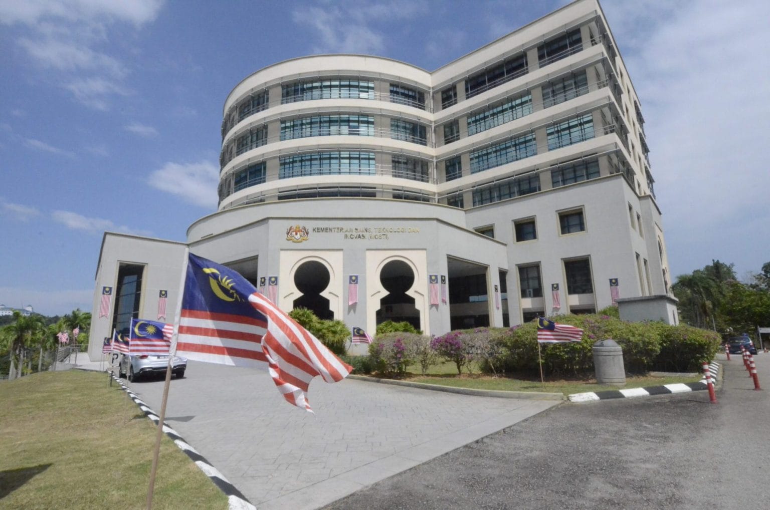 Malaysia Completes Pre-Feasibility Study On Nuclear Energy As Future ...