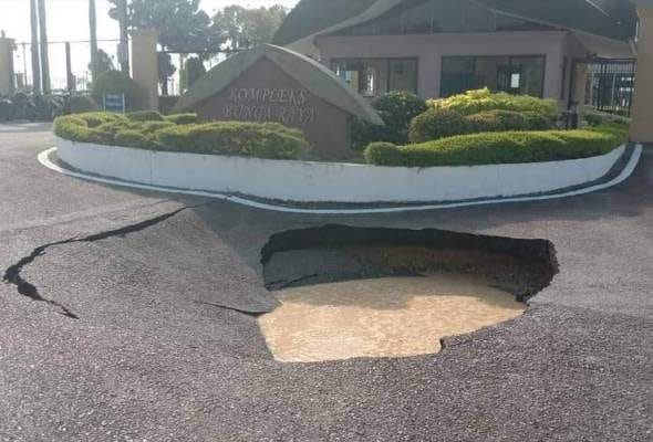 Sinkhole Discovered At KLIA Bunga Raya Complex - BusinessToday