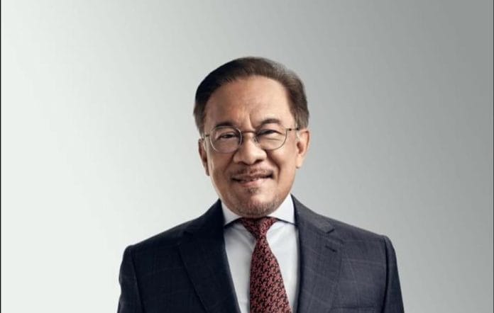Anwar Welcomes Oracle's US$6.5 Billion Investment, Promises AI ...