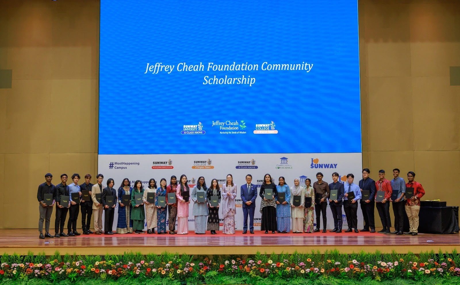 Jeffrey Cheah Foundation Awards RM75 Million In Scholarships ...