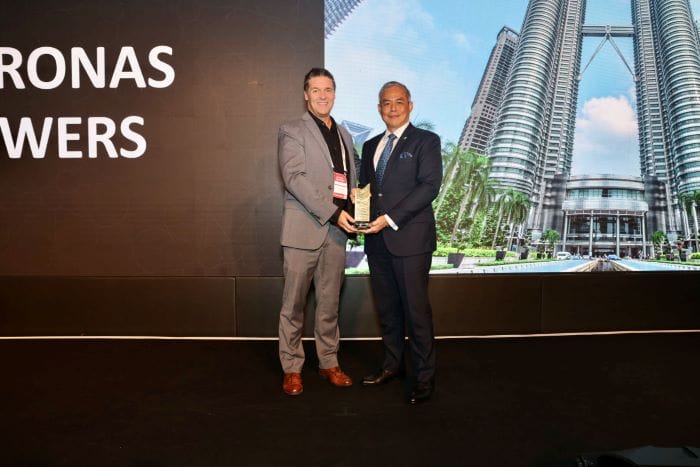 Petronas Twin Towers Receives The Prestigious Global Icon Award 2024