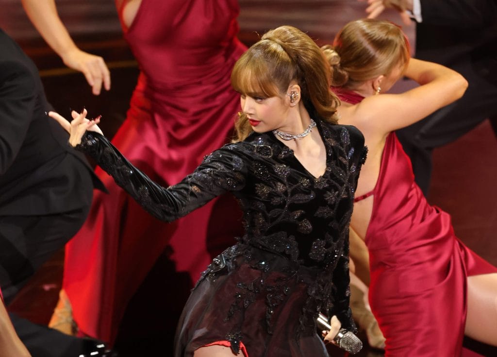 Bvlgari Ambassador Lisa Stuns with Iconic Oscars Performance