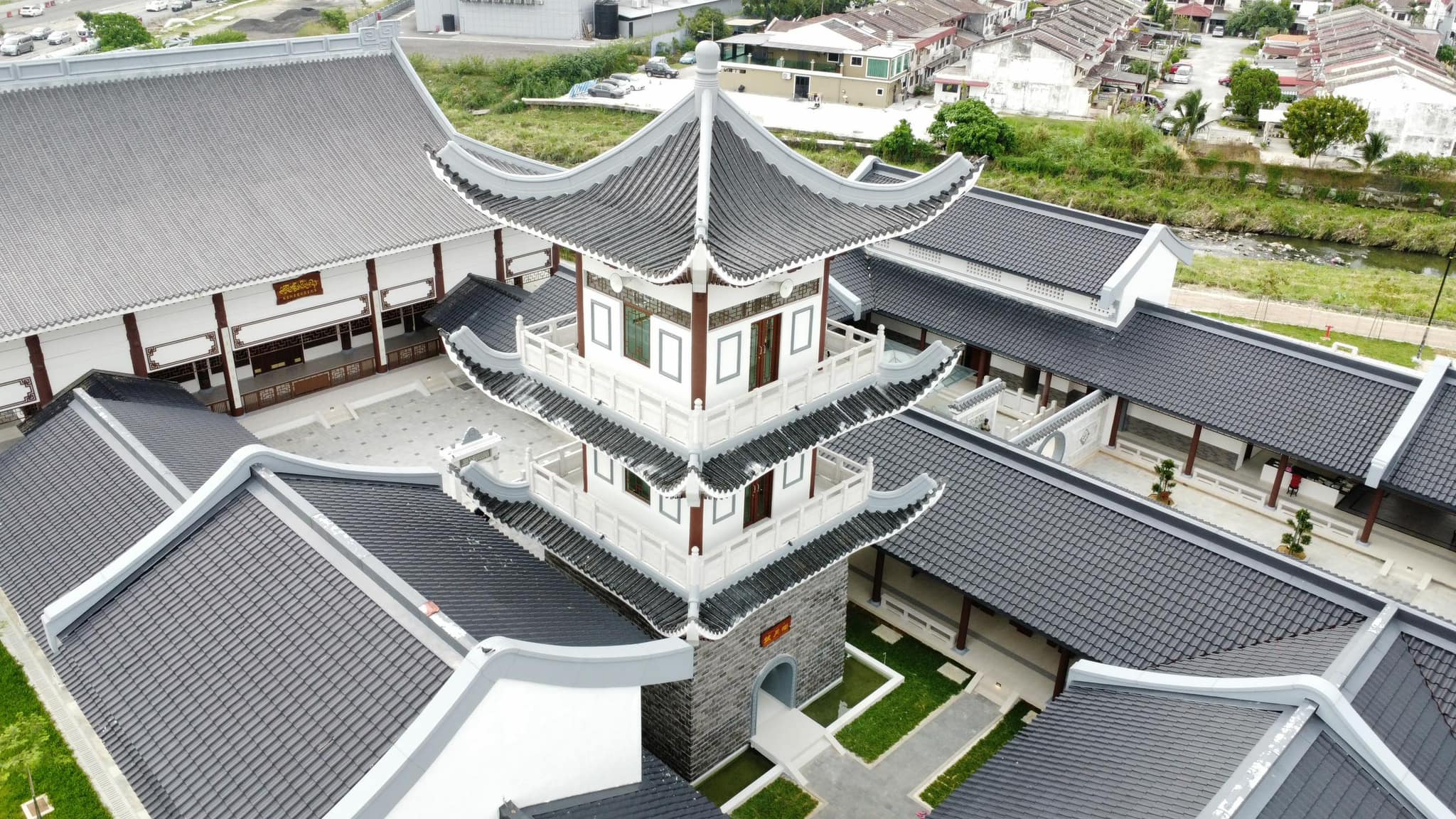 Islamic Elegance And Architectural Influences In Malaysia’s Iconic ...