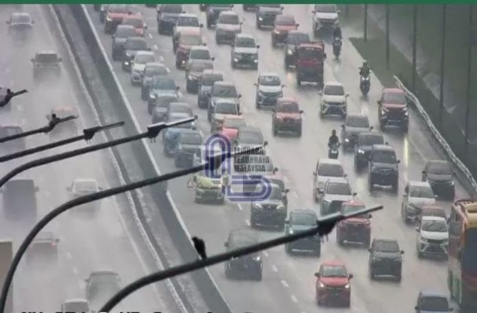 Traffic Slows Down To Snail Pace At Major Highways
