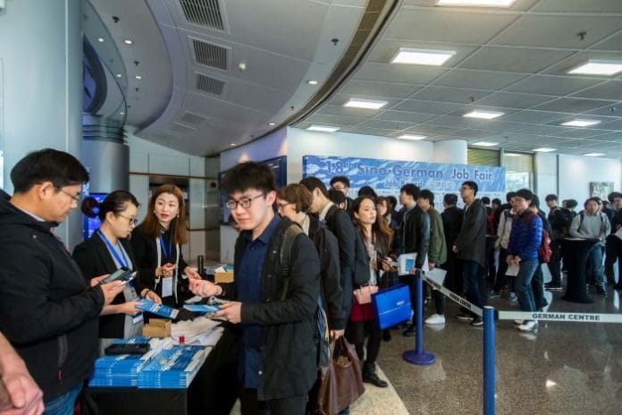 China's Job Market Holds Despite Gloomy Outlook