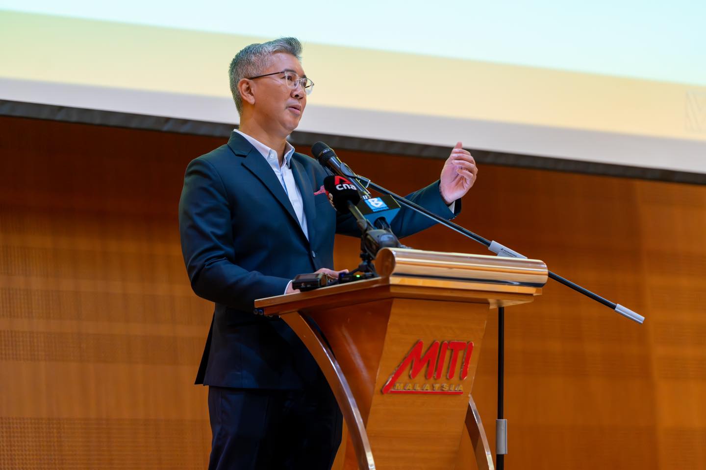 ASEAN Pulled In US$224 Billion In FDI But Risks Losing Without A United ...